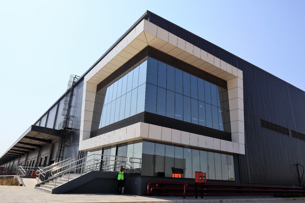 LOGOS LOGISTICS PARK, LUHARI – splusvarchitects